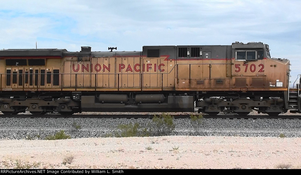 WB Covered Hooper Unit Frt at Erie NV -5